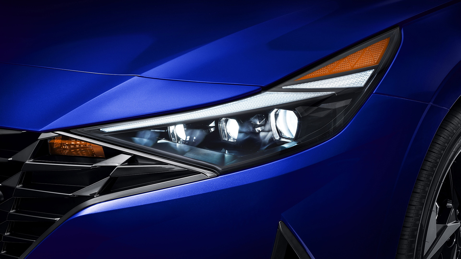 2021 Elantra | Stay connected and protected. | Hyundai Canada
