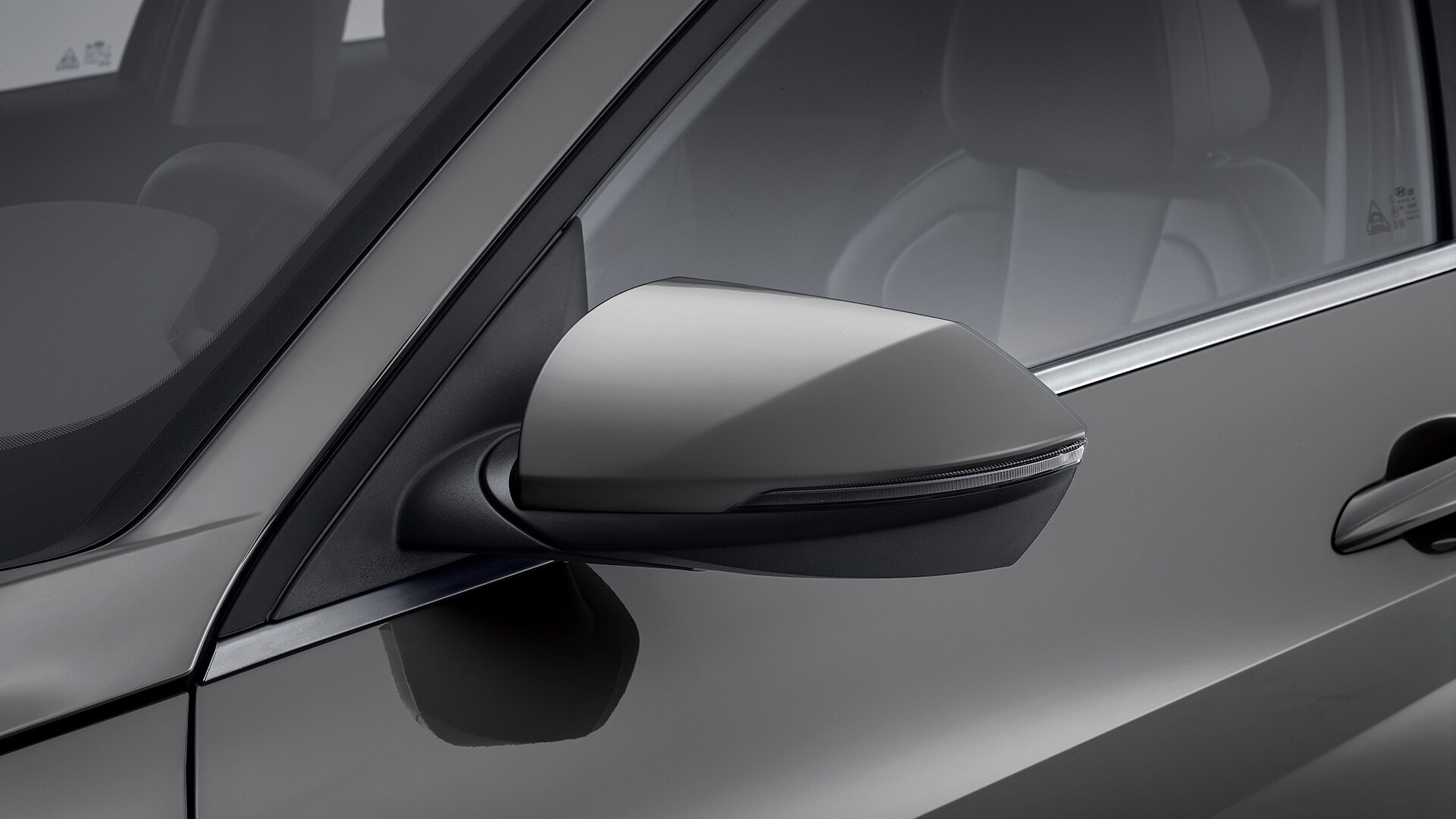 2022 Elantra | Stay connected and protected. | Hyundai Canada